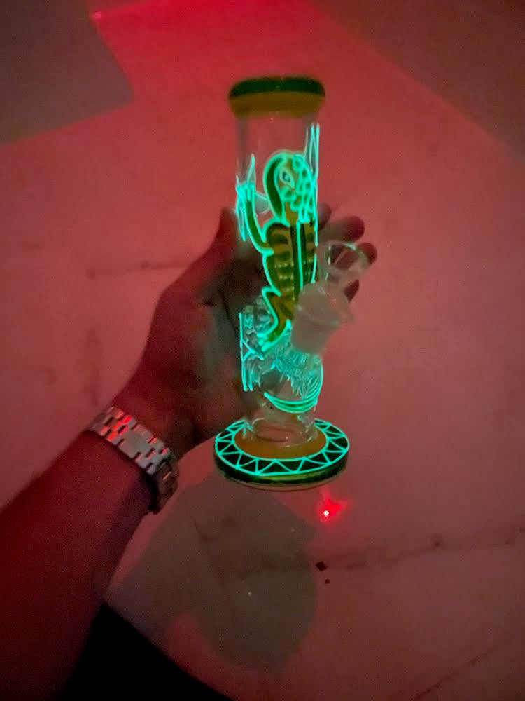 9'' Lizard Bong - Glow in the Dark - World of Bongs